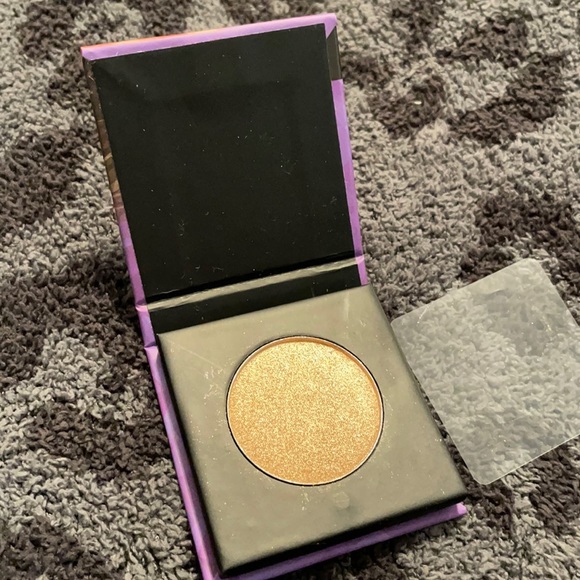 Sugar | Makeup | Sugar Highlighter | Poshmark